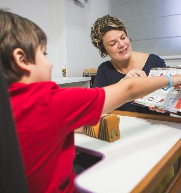 Clarear Fonoaudiologia - Cursos e Consultoria | CSA e PODD